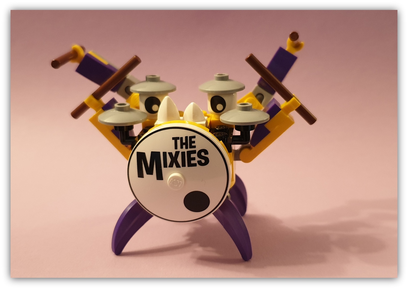 LEGO Musical Instruments: Minifigures Making Sweet Music